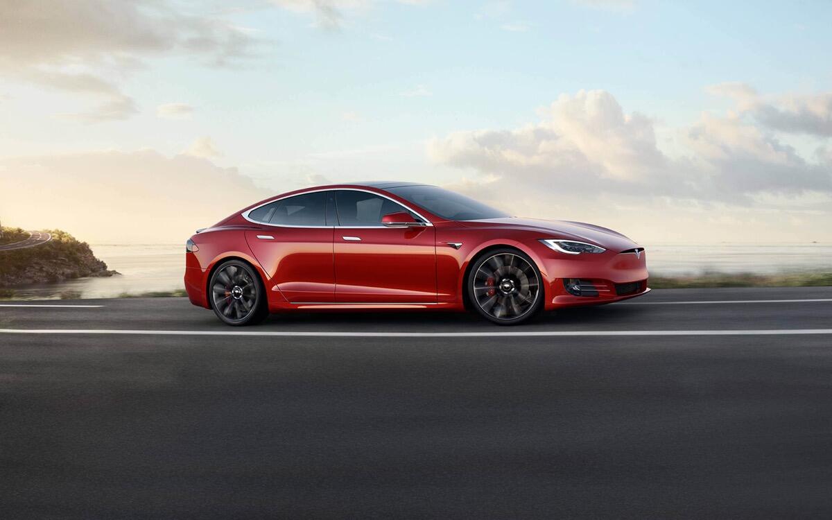 Elon Musk: Tesla Model S wird schneller und soll Porsche Taycan schlagen