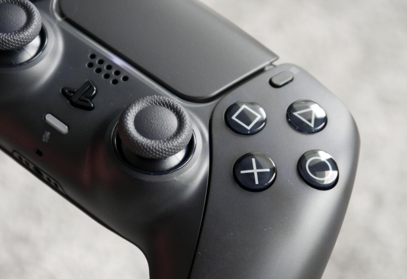 Bild › Playstation 5 Dualsense Schwarz Detail2